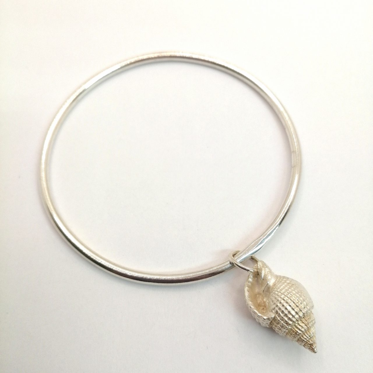 Large Cockle Shell Bangle - Castle Collection